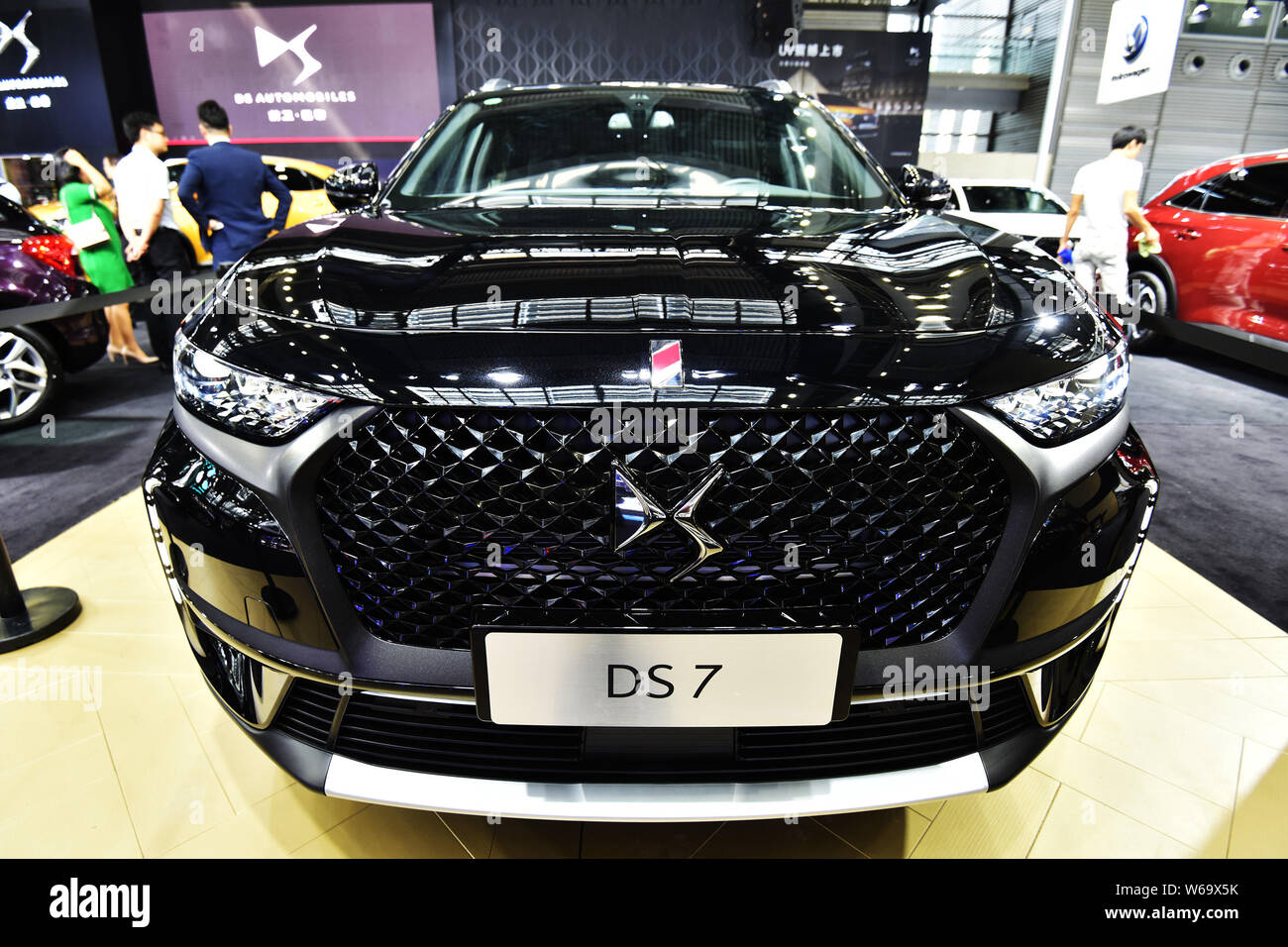 Crossback hi-res stock photography and images - Alamy