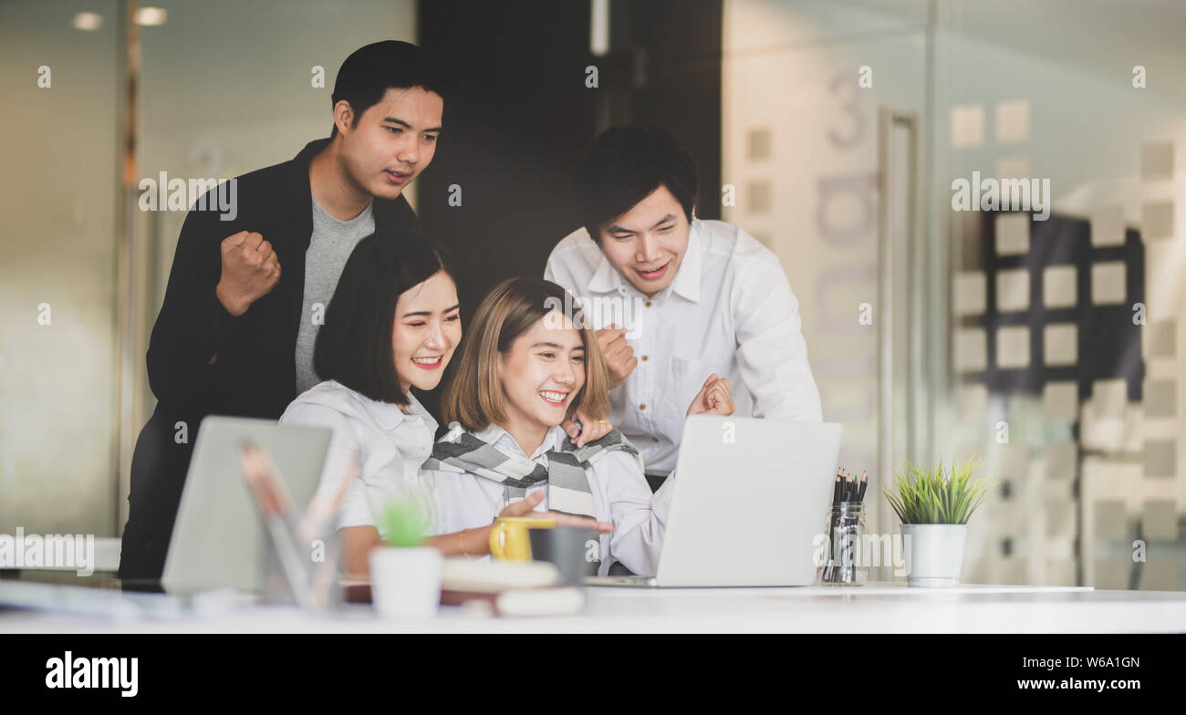 Team feeling hi-res stock photography and images - Alamy