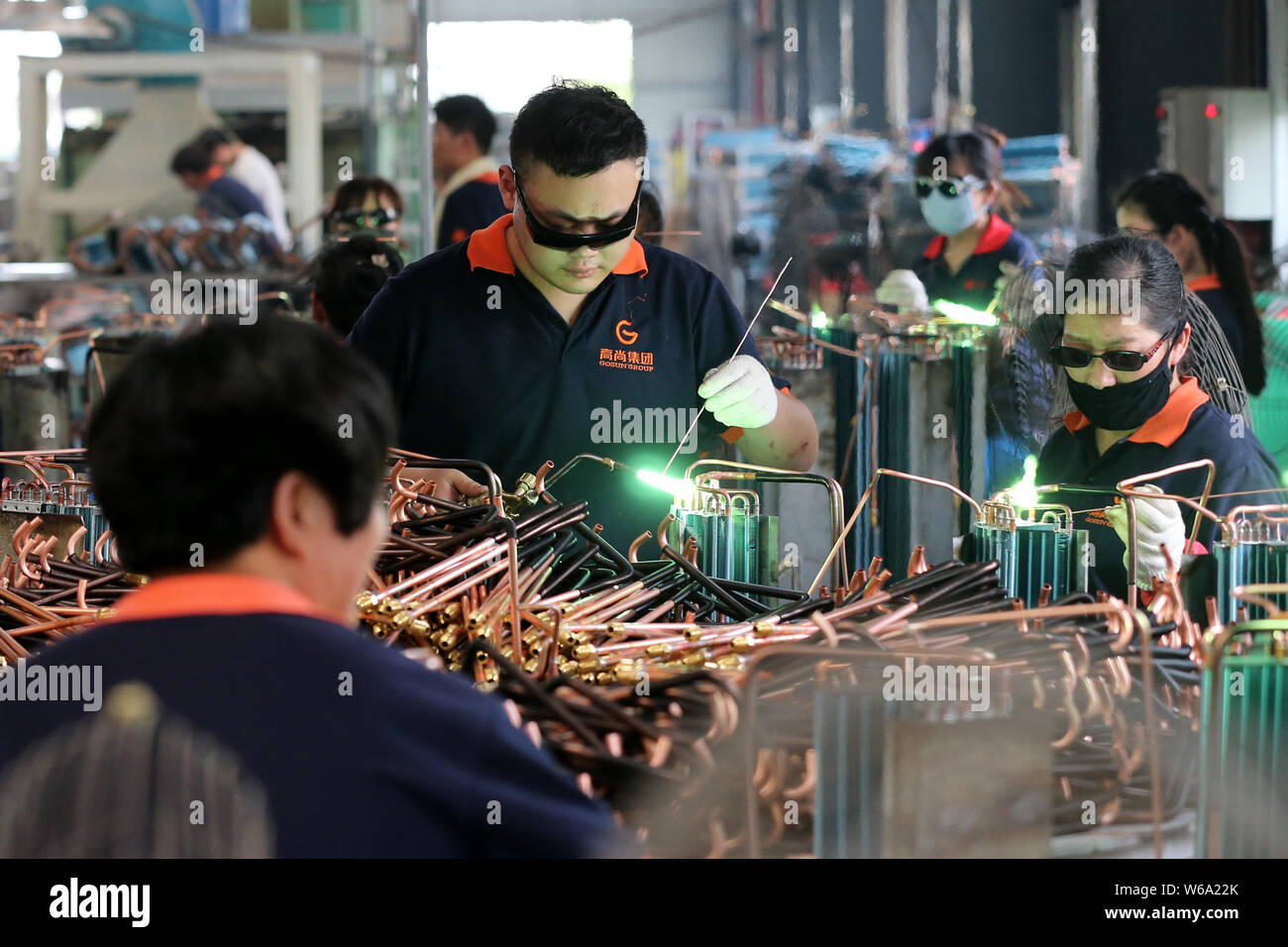 Industrial air conditioners hi-res stock photography and images - Alamy