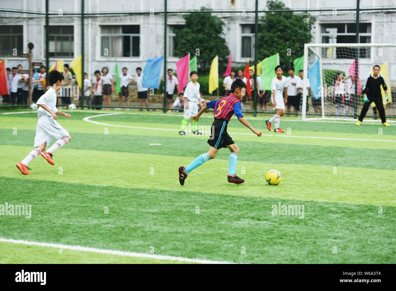 Young Chinese students compete during the final of "Hope Project ...