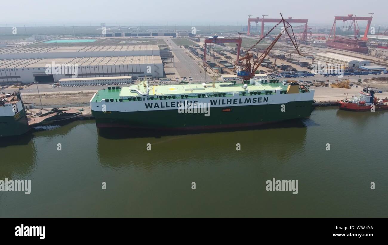 Panamax post hi-res stock photography and images - Alamy