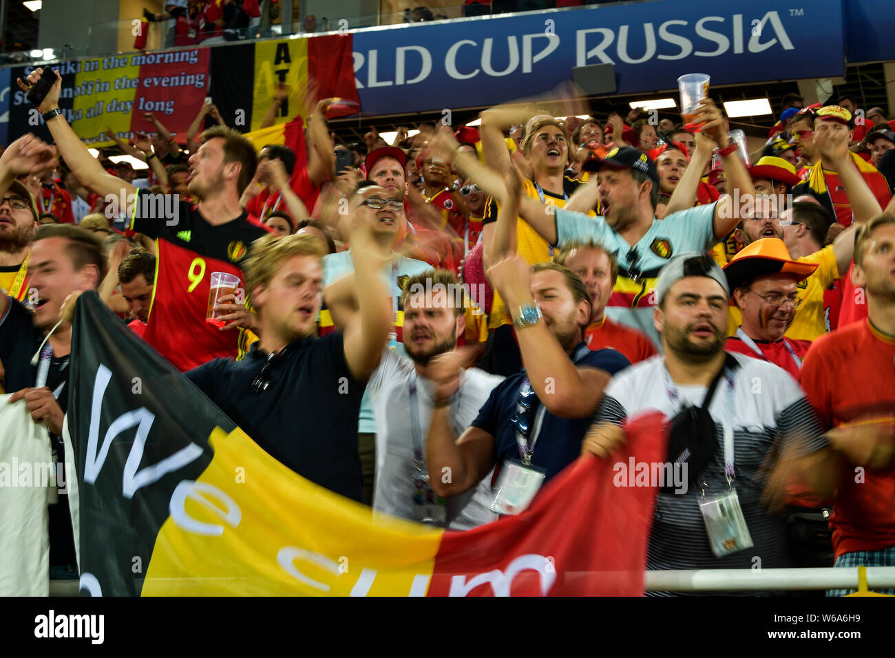 Shout cheer hi-res stock photography and images - Alamy