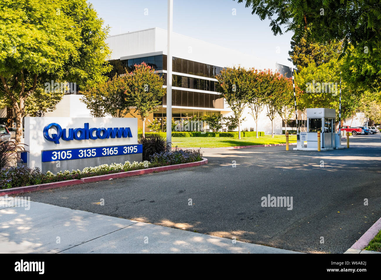 Qualcomm building hi-res stock photography and images - Alamy
