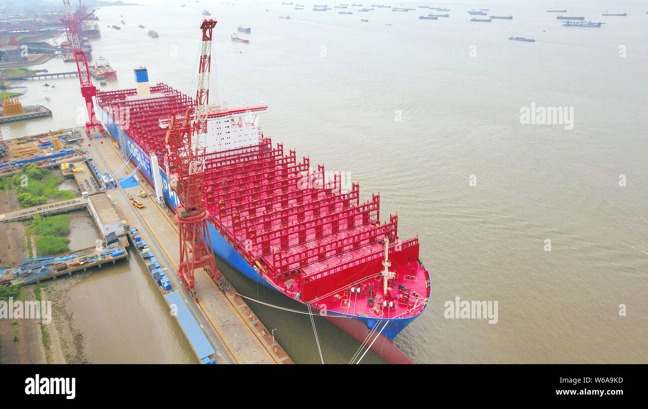 Cosco shipping capricorn hi-res stock photography and images - Alamy
