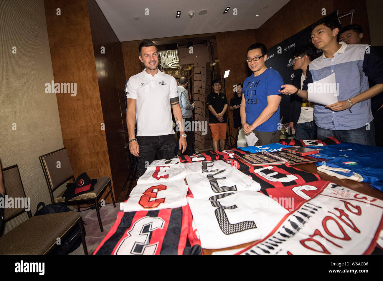 Paolo maldini portrait hi-res stock photography and images - Alamy
