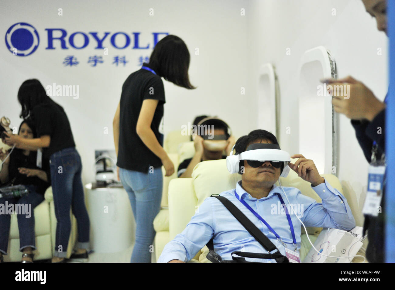 Royole display hi-res stock photography and images - Alamy