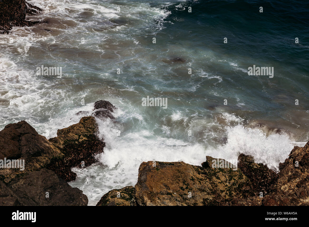 Water washing rocks hi-res stock photography and images - Alamy