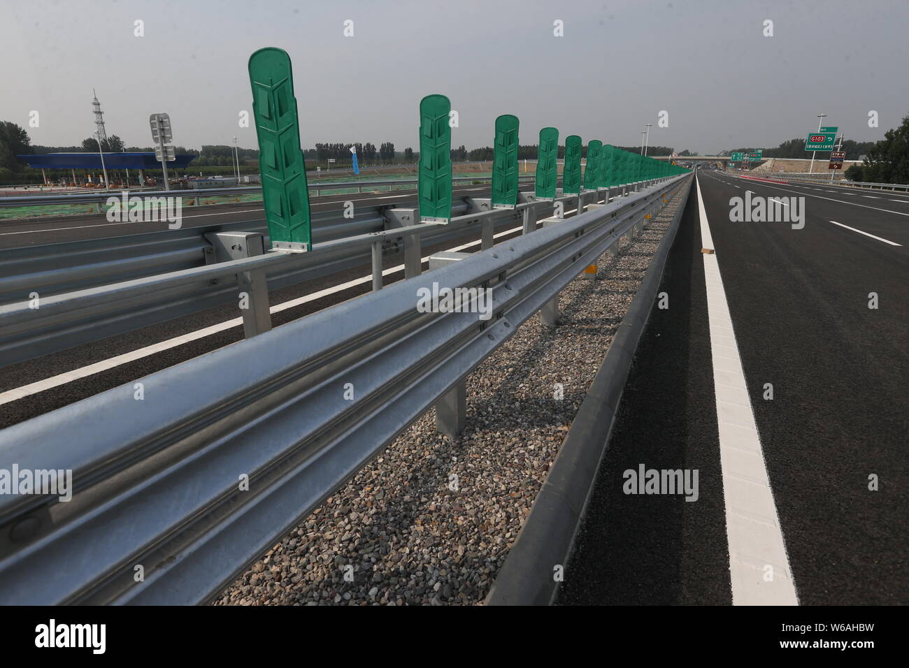 View of the construction site of the Tongzhou-Daxing Section of the ...
