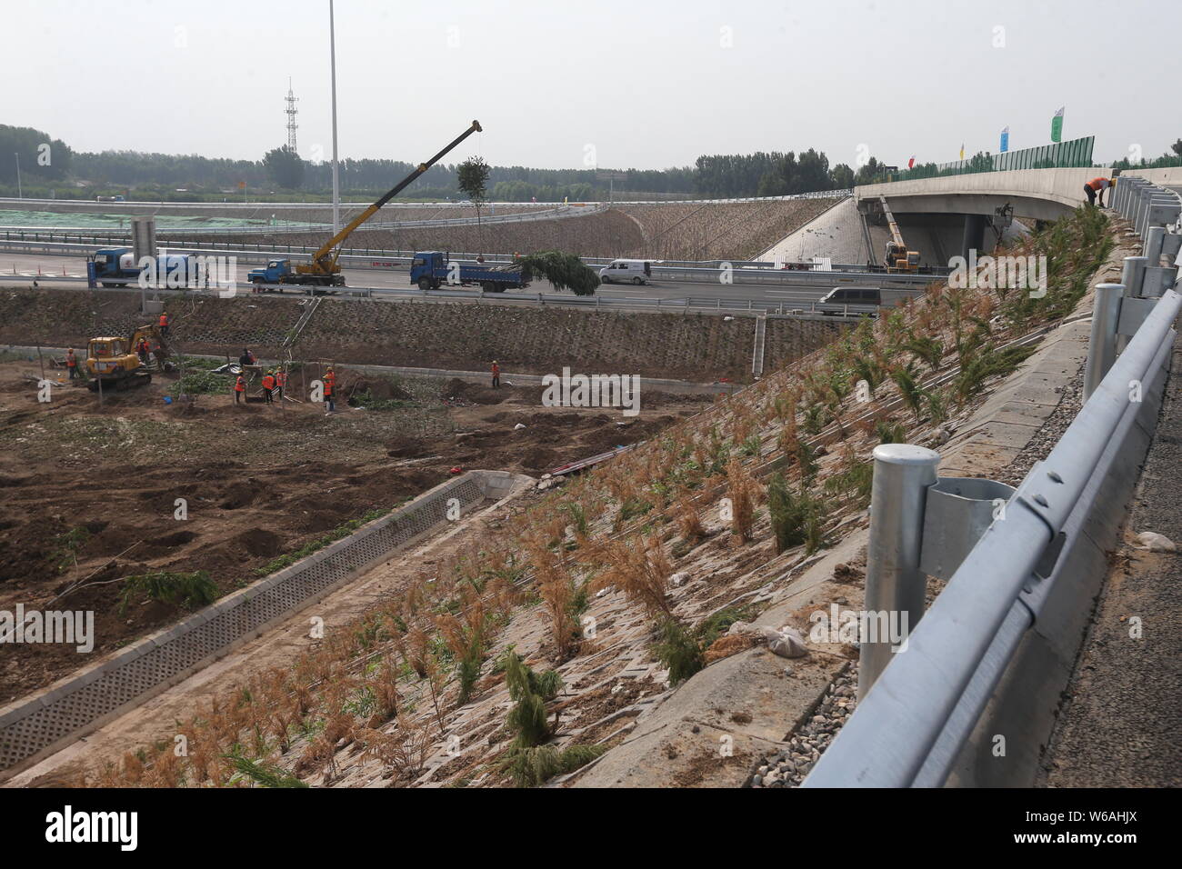 View of the construction site of the Tongzhou-Daxing Section of the ...