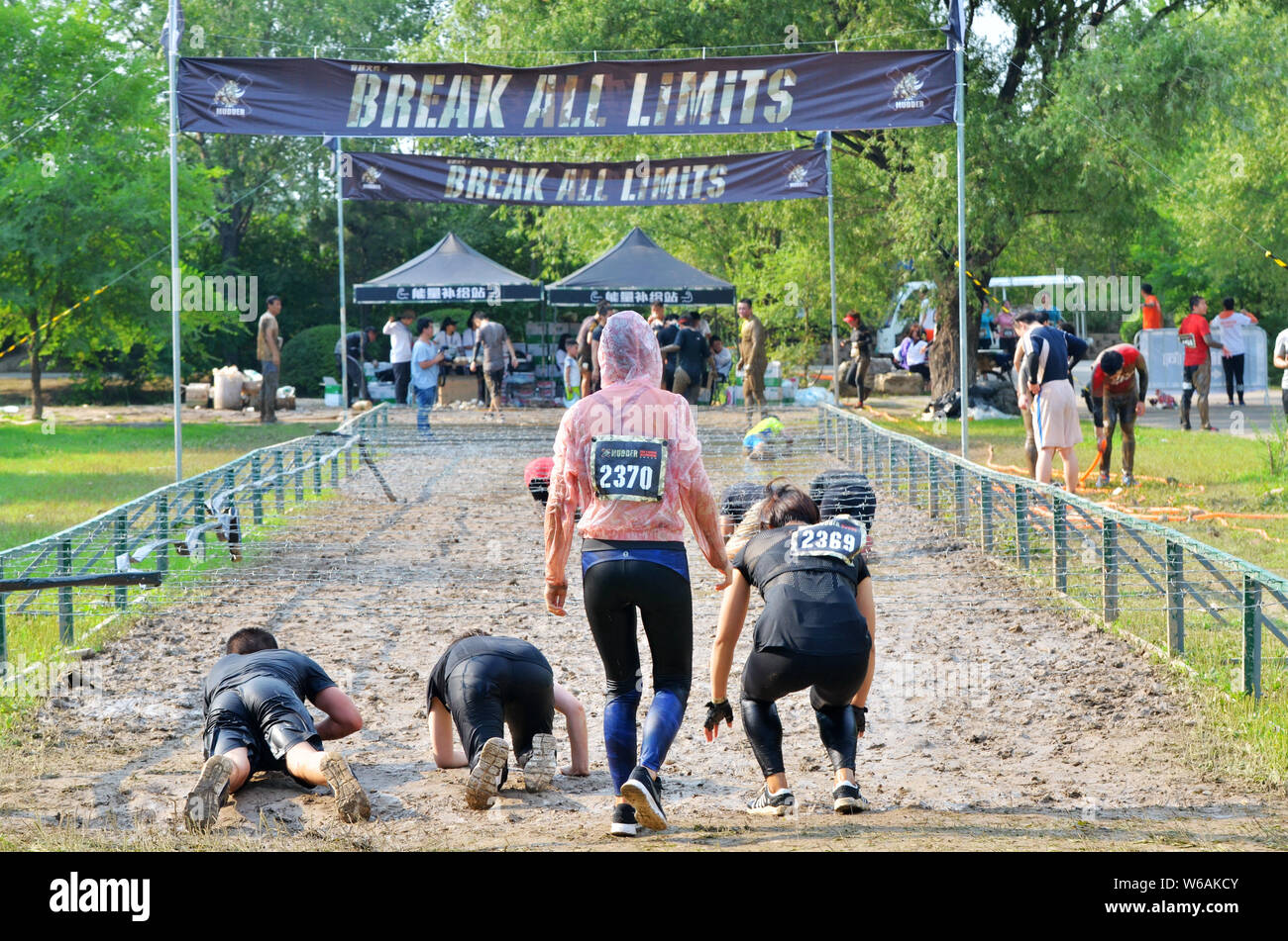 Obstacle race hi-res stock photography and images - Alamy