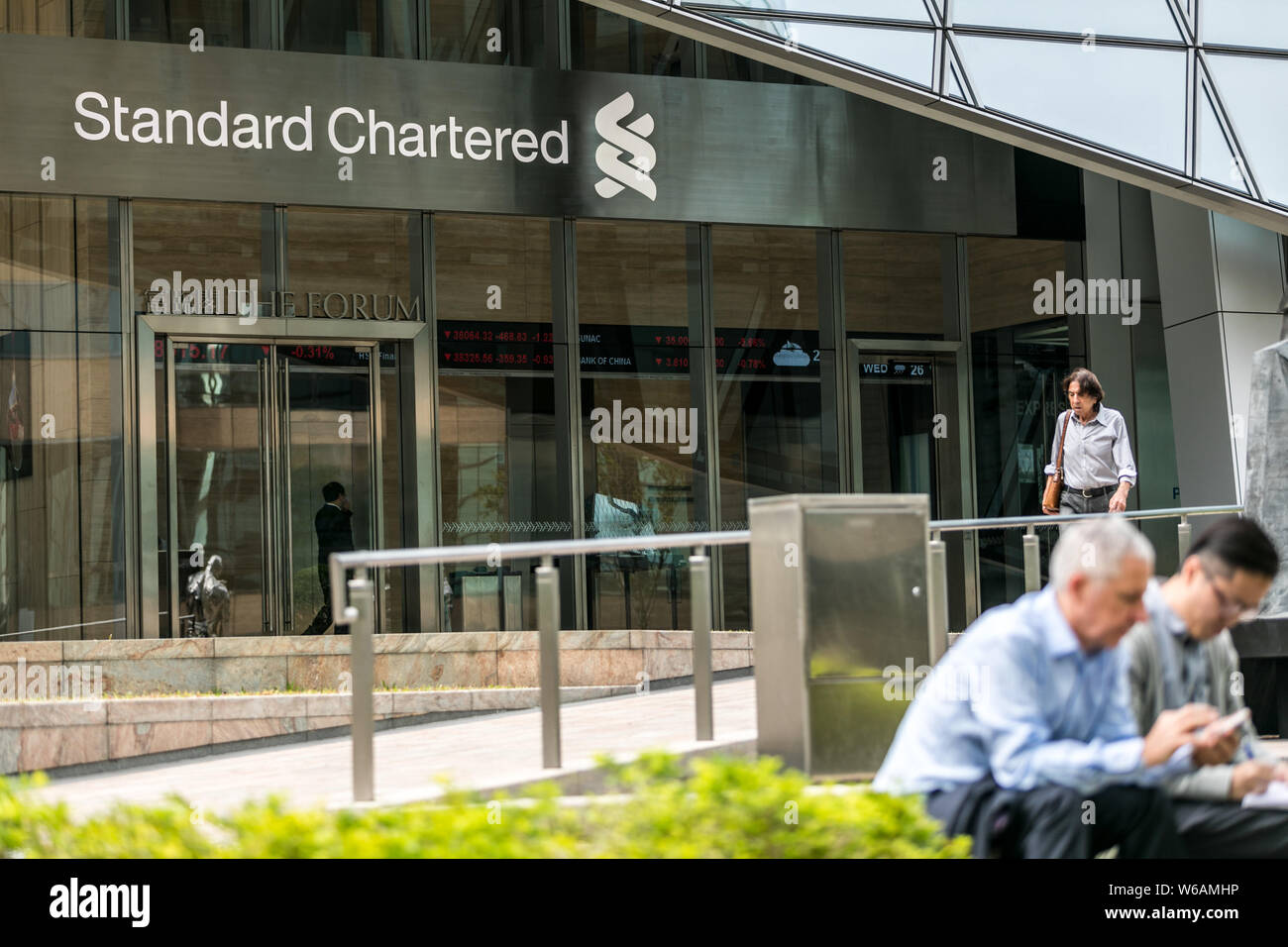 Standard chartered bank hong kong hi-res stock photography and images ...