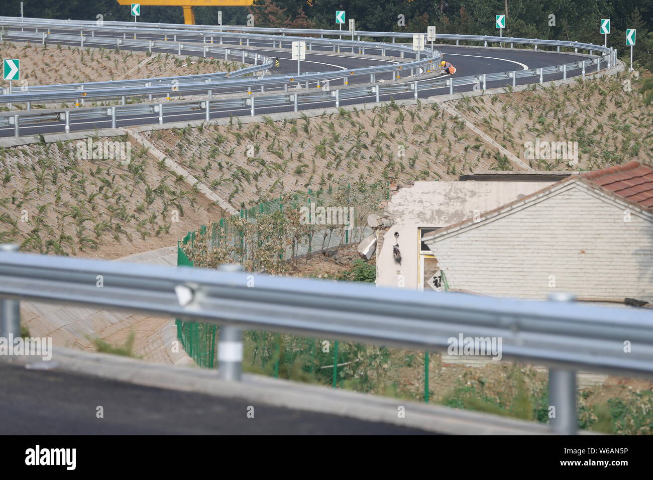 View of the construction site of the Tongzhou-Daxing Section of the ...