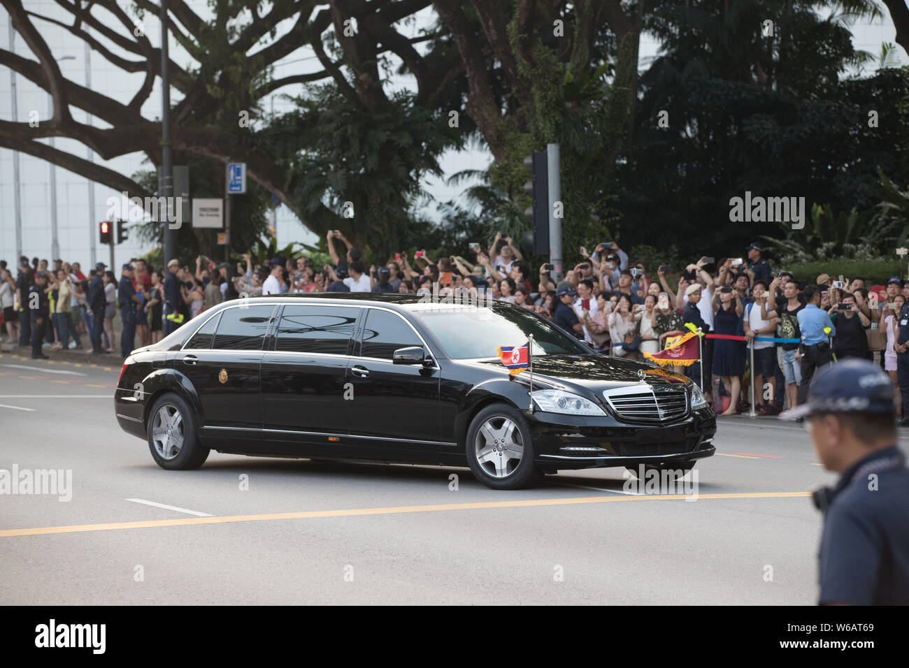 The limousine carrying North Korea leader Kim Jong-un arrives at the ...