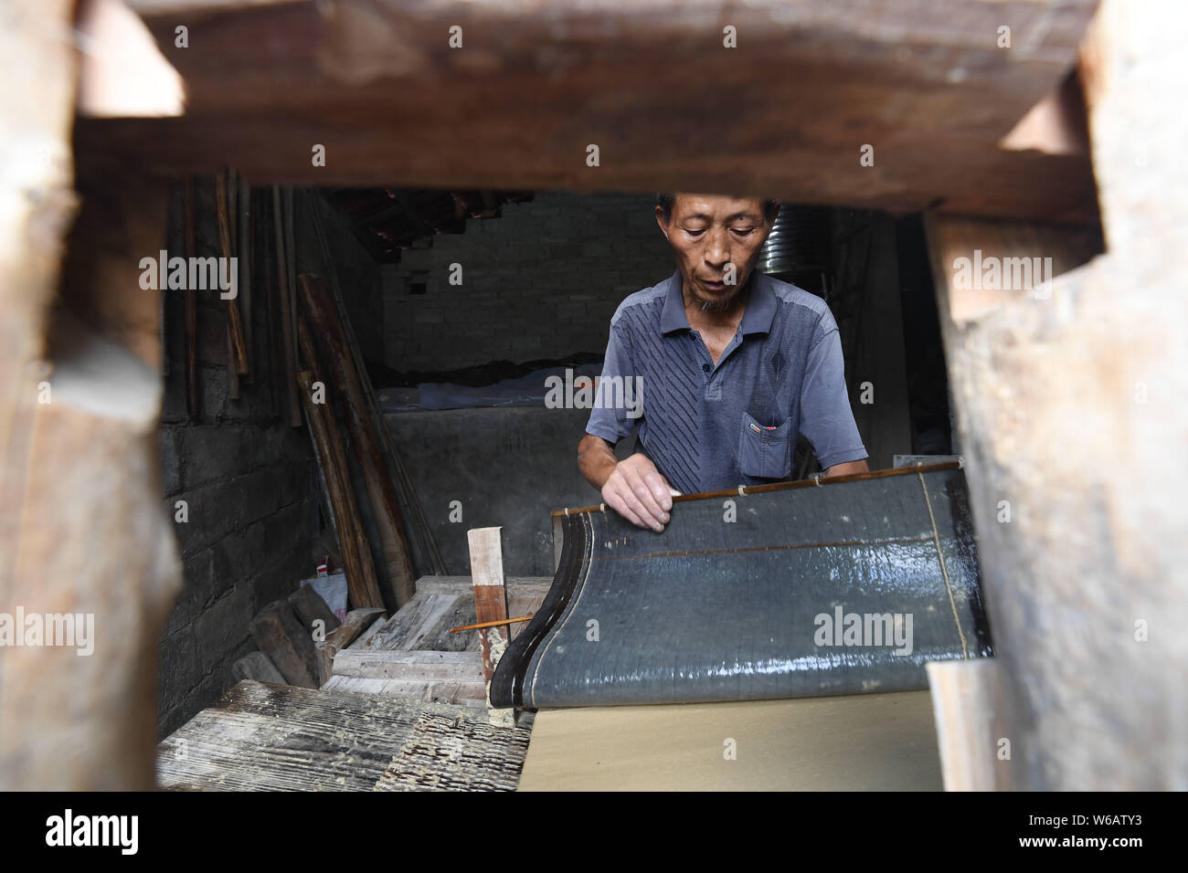 Ancient Chinese Paper Making High Resolution Stock Photography and ...