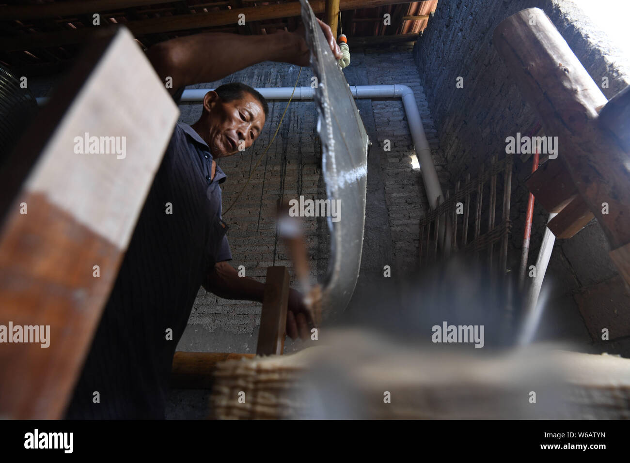 Chinese paper making traditional hi-res stock photography and images ...