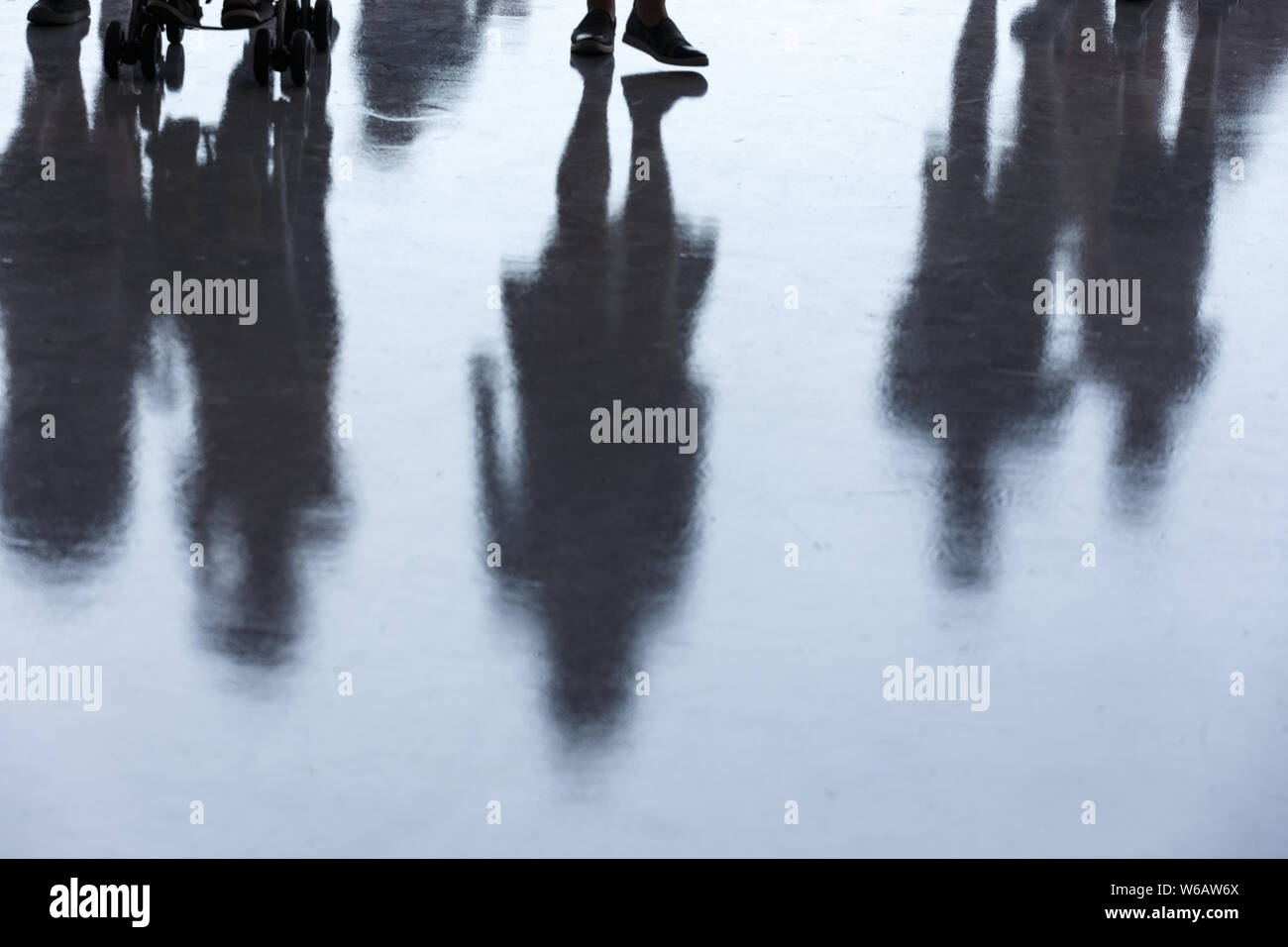 Shadow people group dark hi-res stock photography and images - Alamy