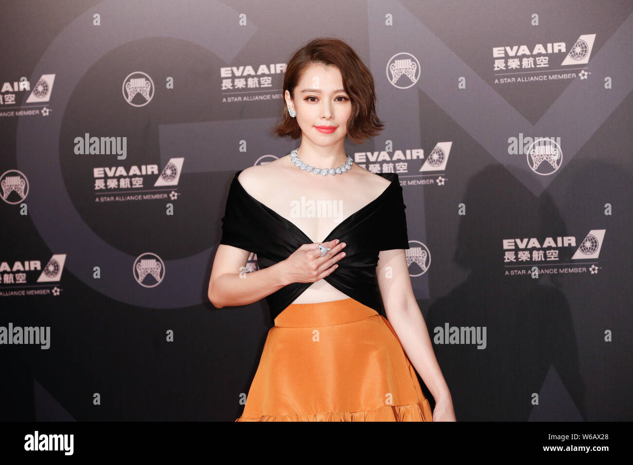 **TAIWAN OUT**Taiwanese actress Vivian Hsu arrives on the red carpet ...