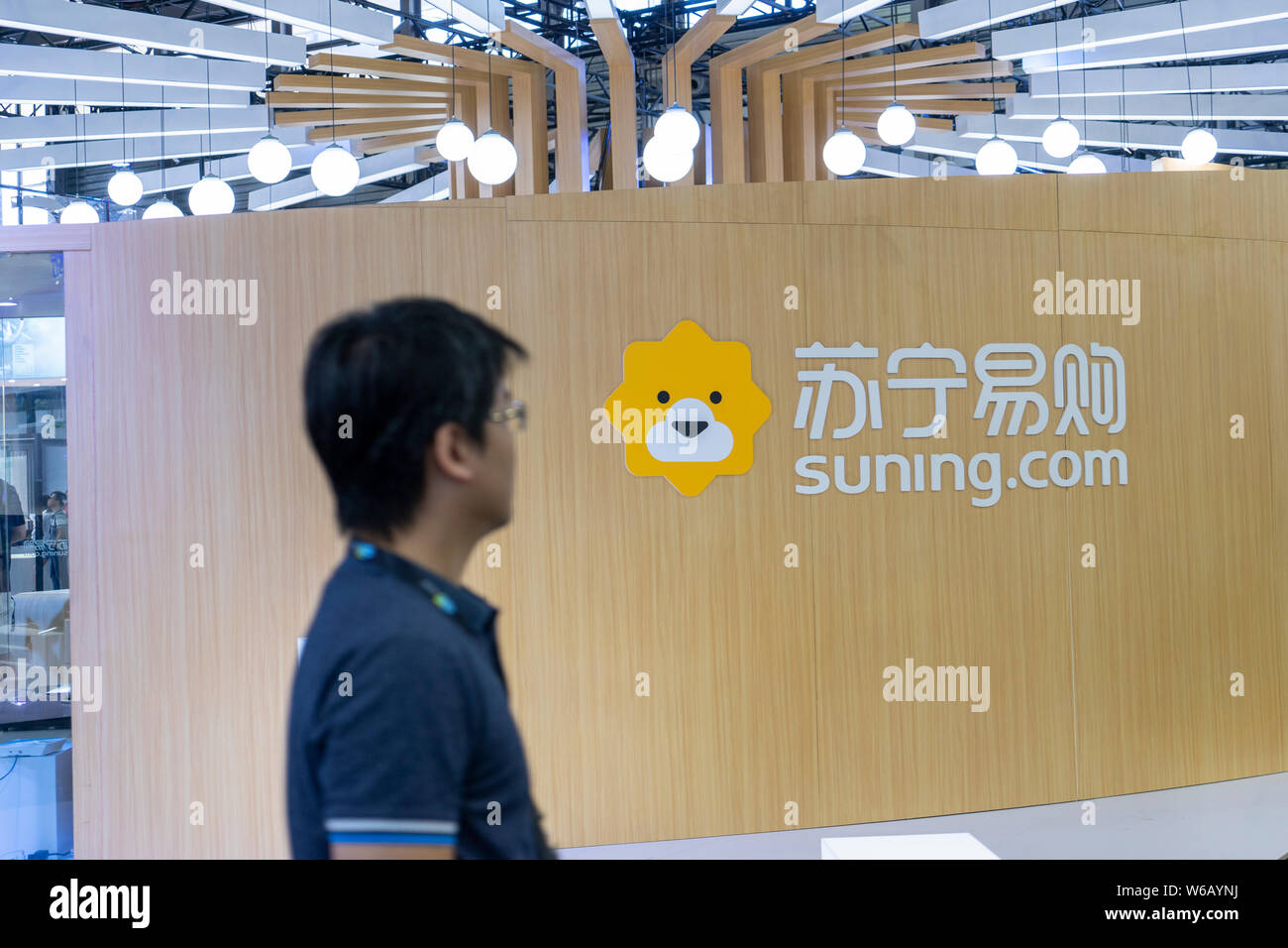 Rt com hi-res stock photography and images - Alamy