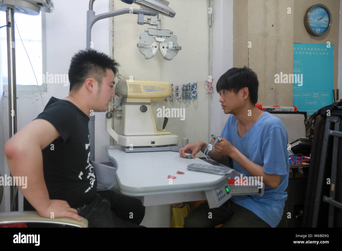 33-year-old Chinese man Zhu Kewei, who suffers from congenital ...