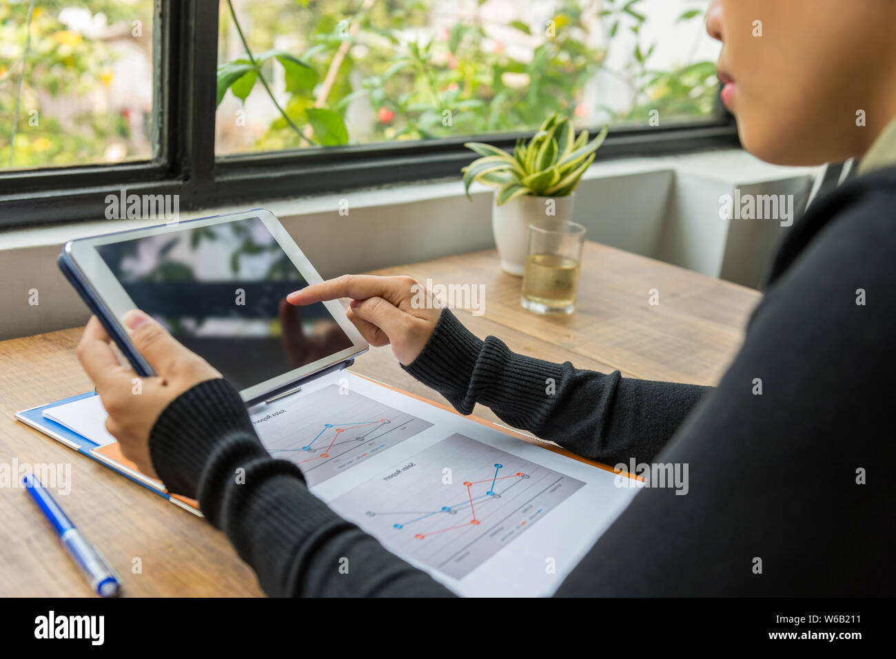 Lady hands using green screen hi-res stock photography and images - Alamy