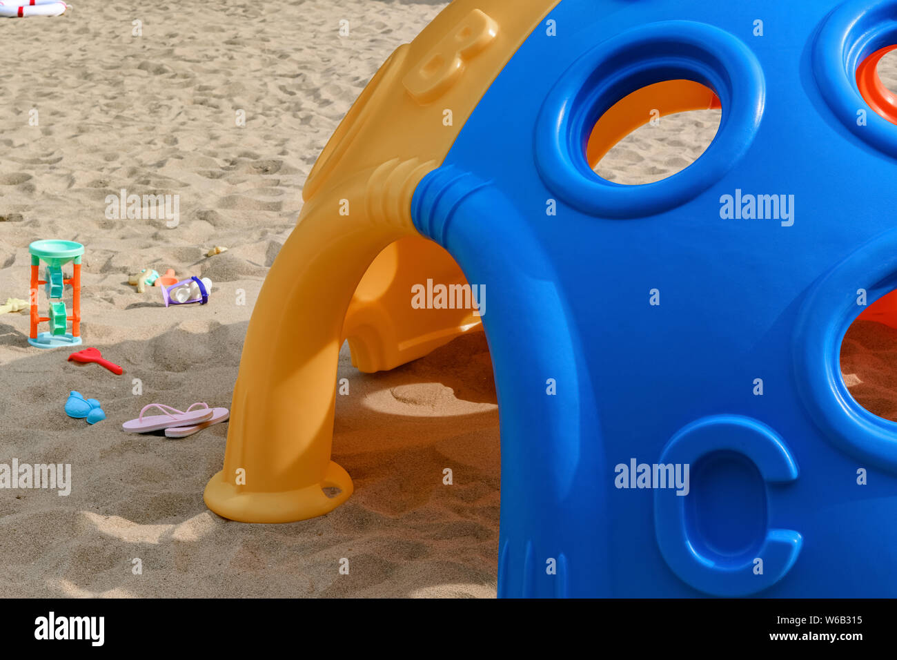 Plastic digger hi-res stock photography and images - Alamy
