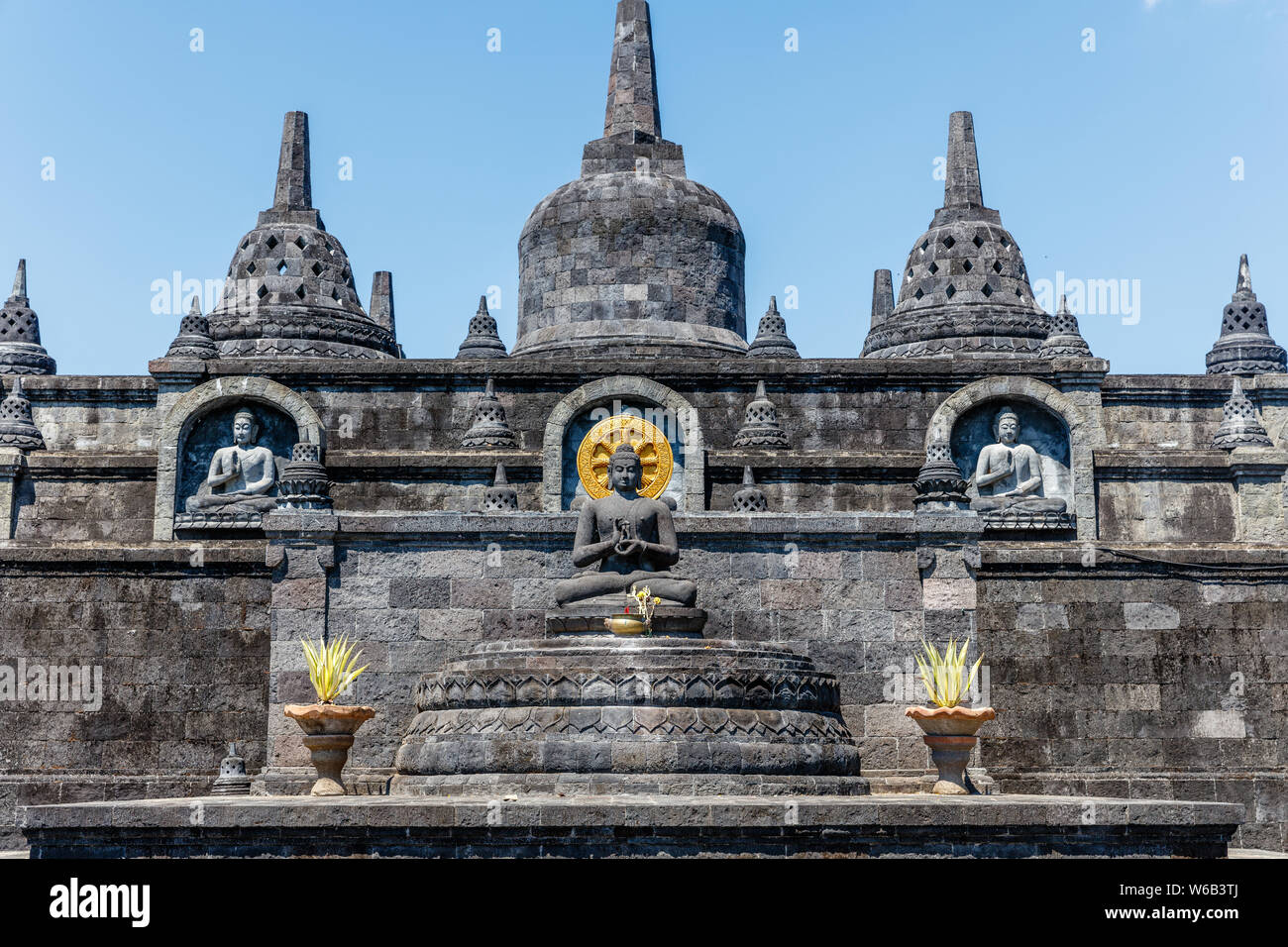 Vihara Buddha Banjar High Resolution Stock Photography and Images - Alamy