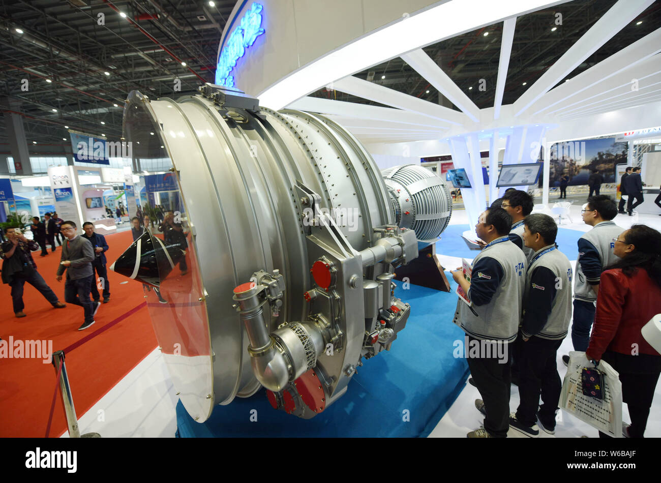 --FILE--A full-scale model of China's self-developed aircraft engine CJ ...
