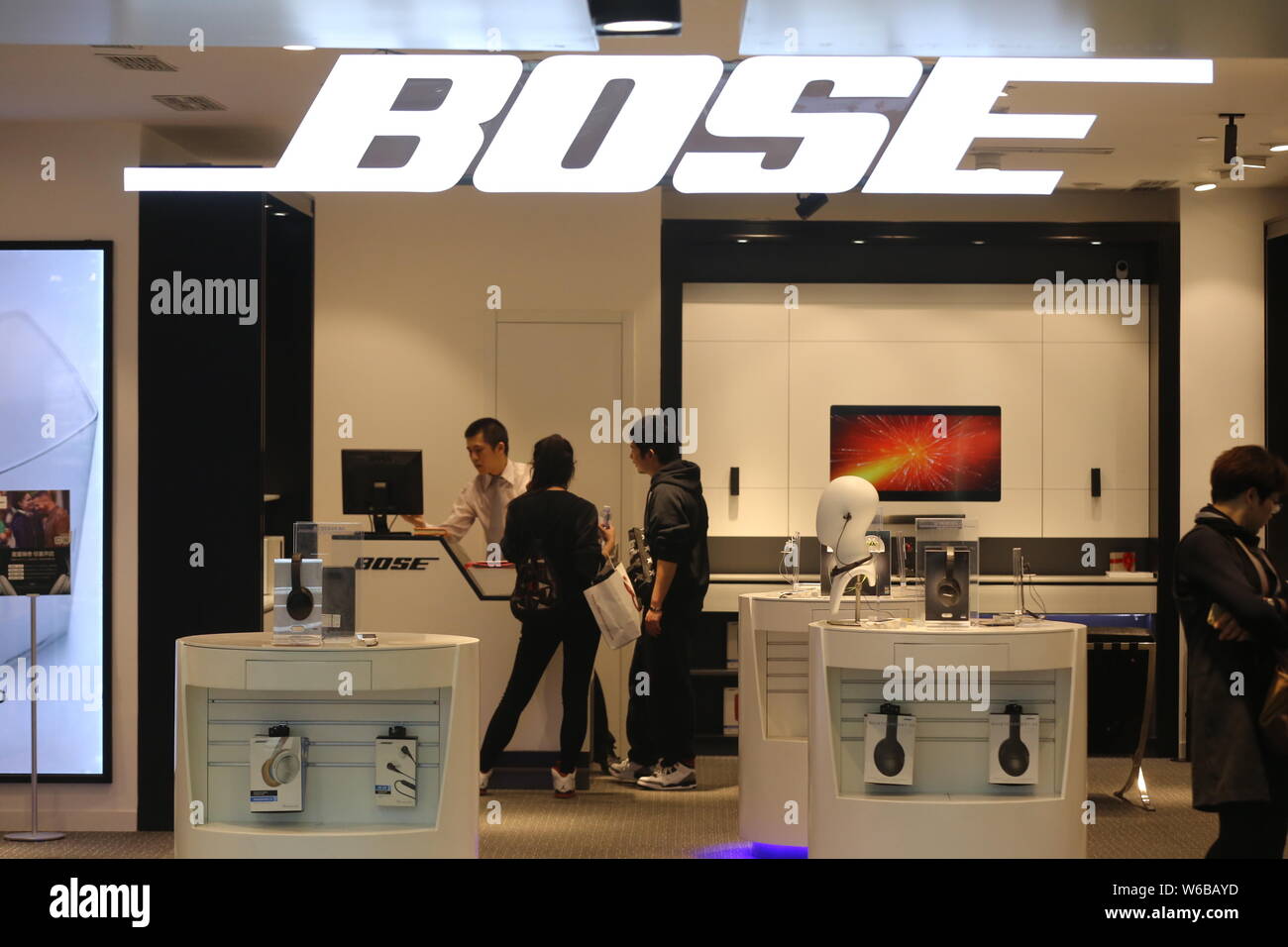 Audio bose hi-res stock photography and images - Alamy