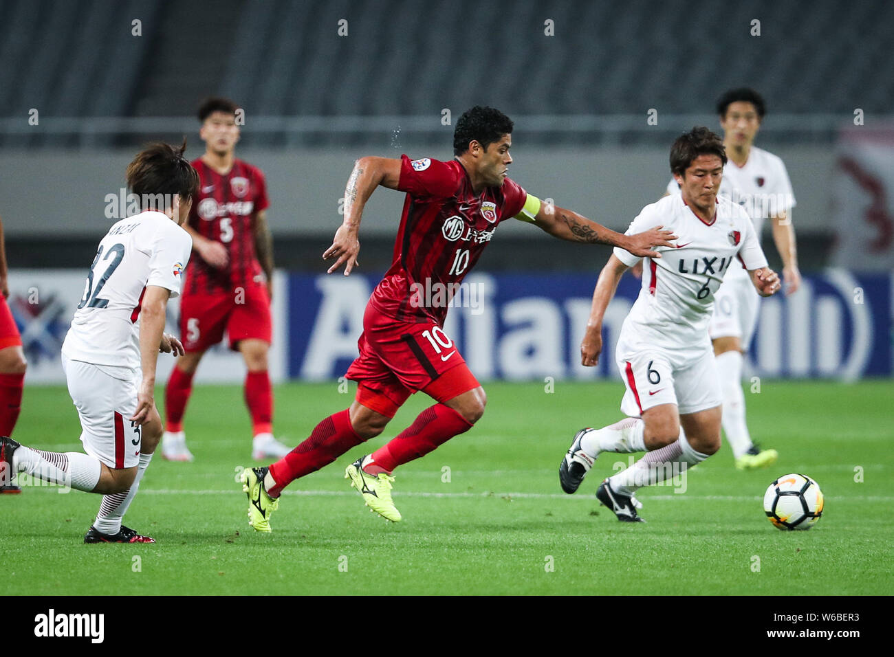 Brazilian football player Givanildo Vieira de Sousa, center, better ...