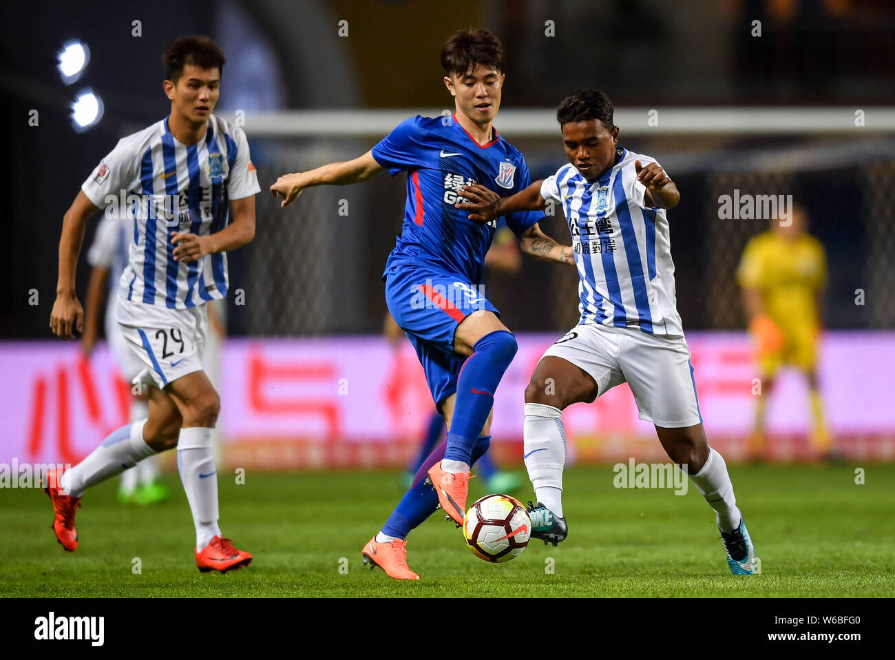 Li jianbin hi-res stock photography and images - Alamy