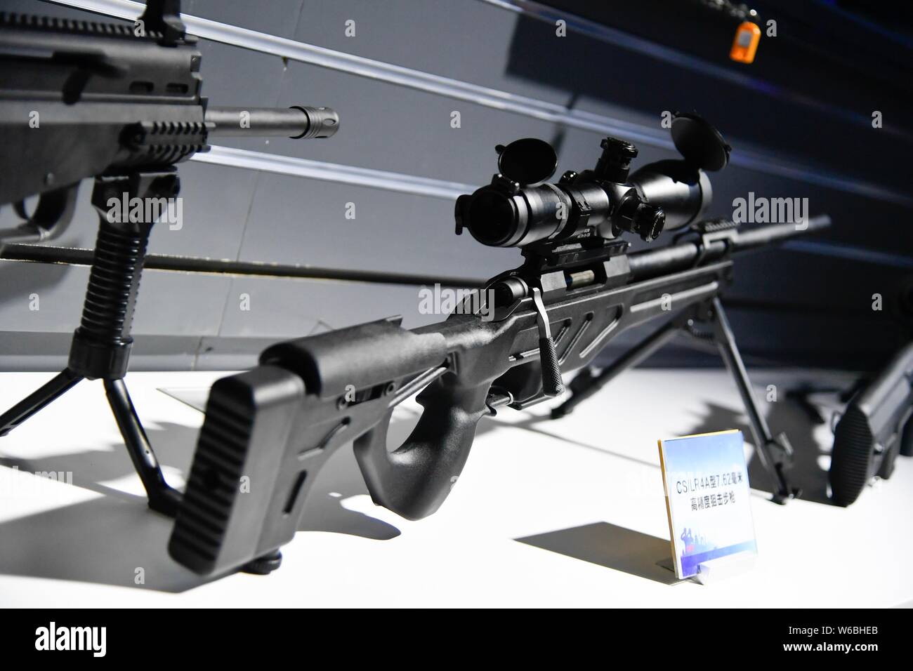 Sniper equipment hi-res stock photography and images - Alamy