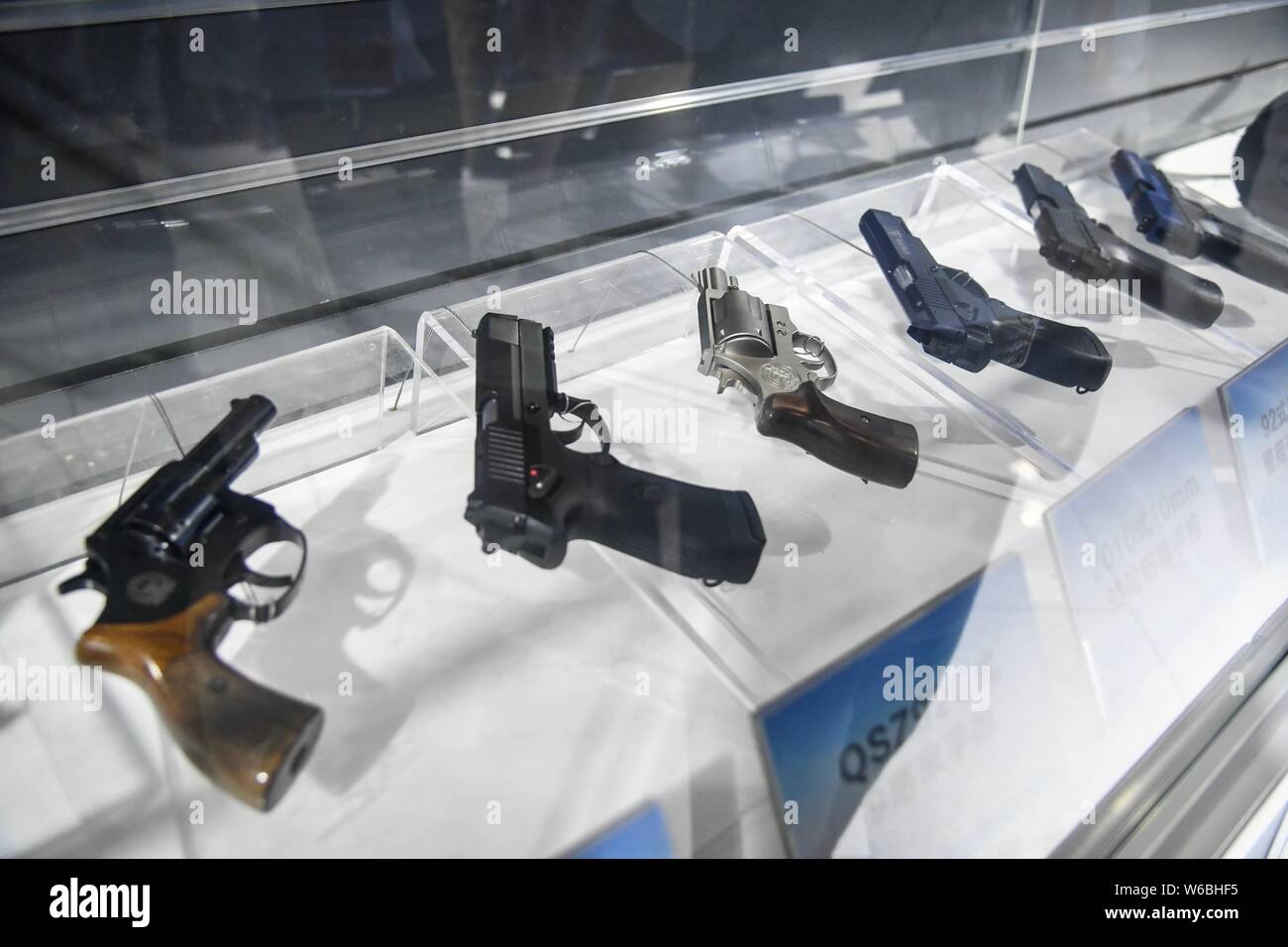 Pistols Exhibition High Resolution Stock Photography and Images - Alamy