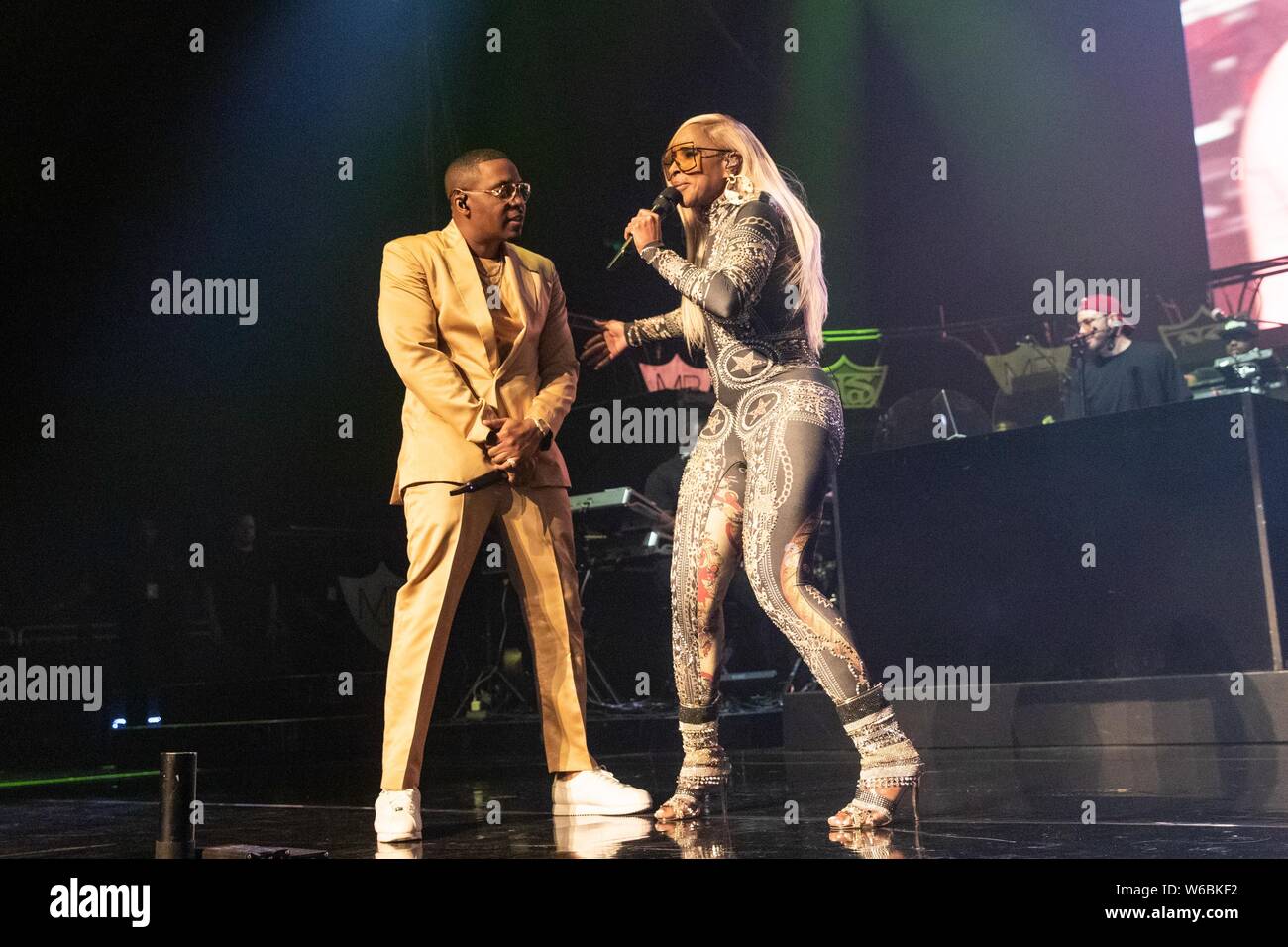 Mary j blige in concert and nas hi-res stock photography and images - Alamy