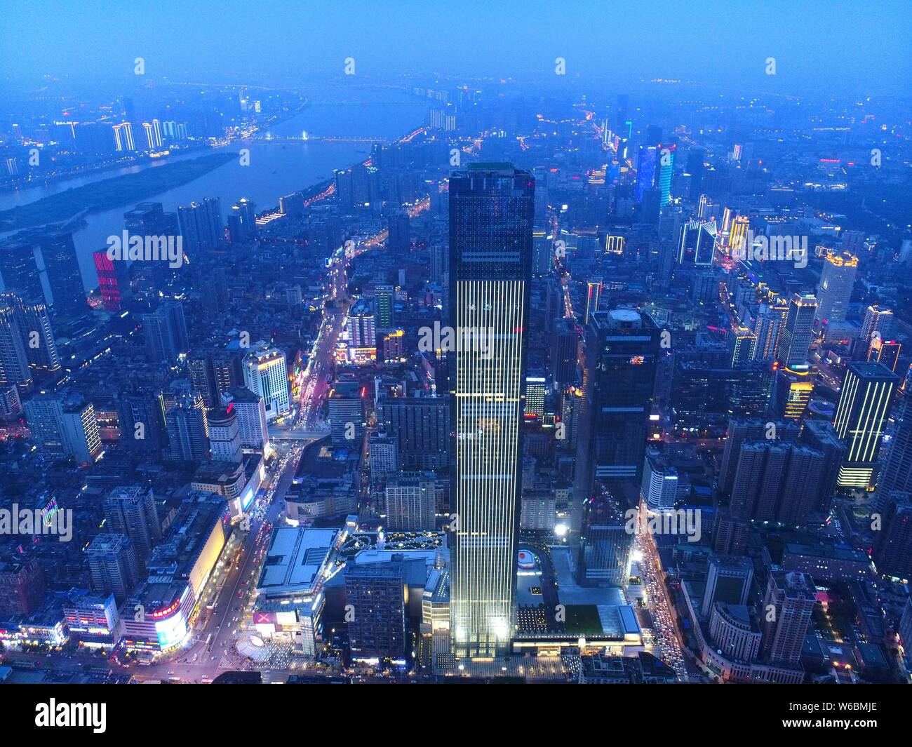 Finance square hi-res stock photography and images - Alamy