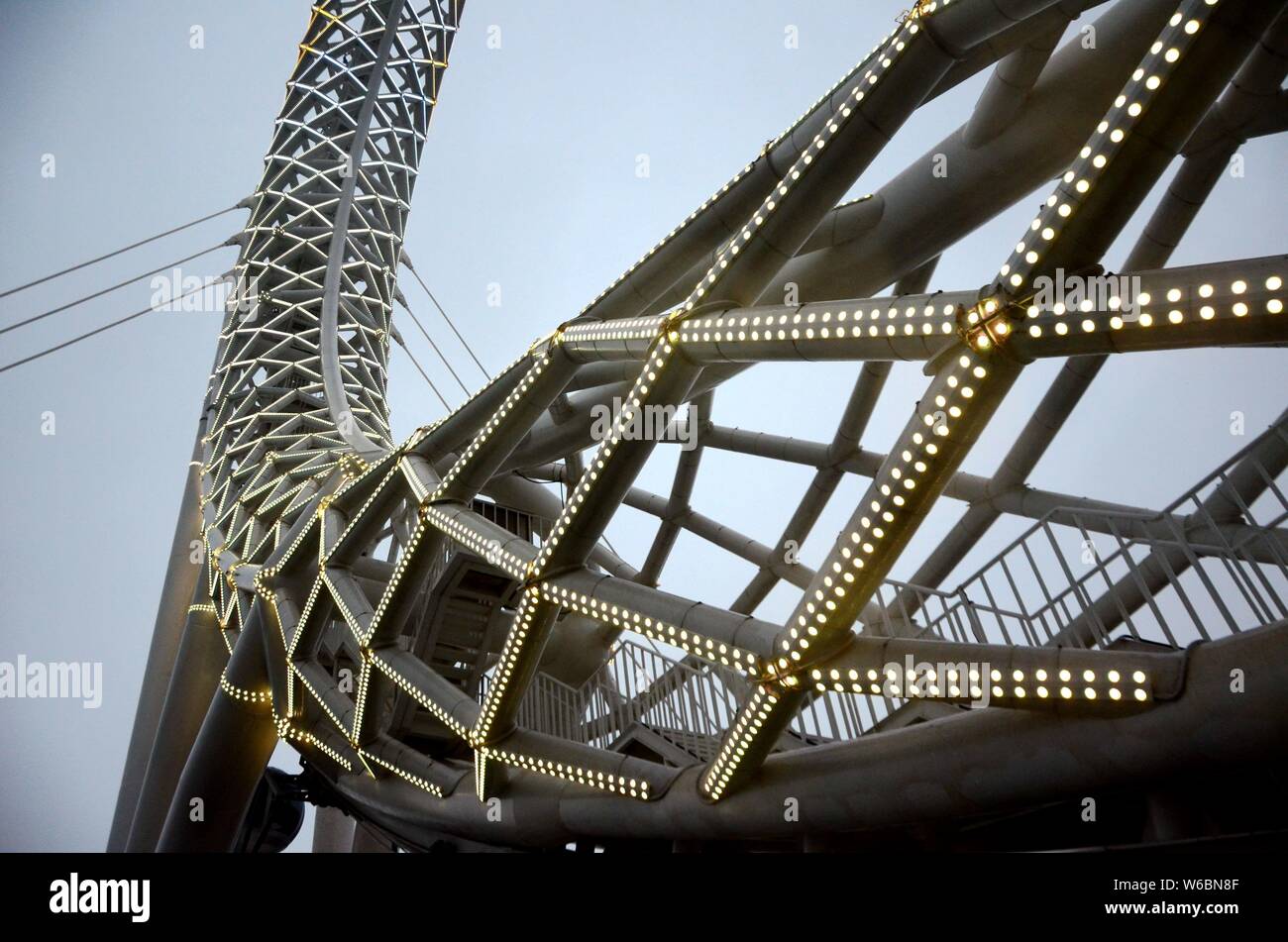 Night view of the Bailang River Bridge Ferris Wheel, the world's ...