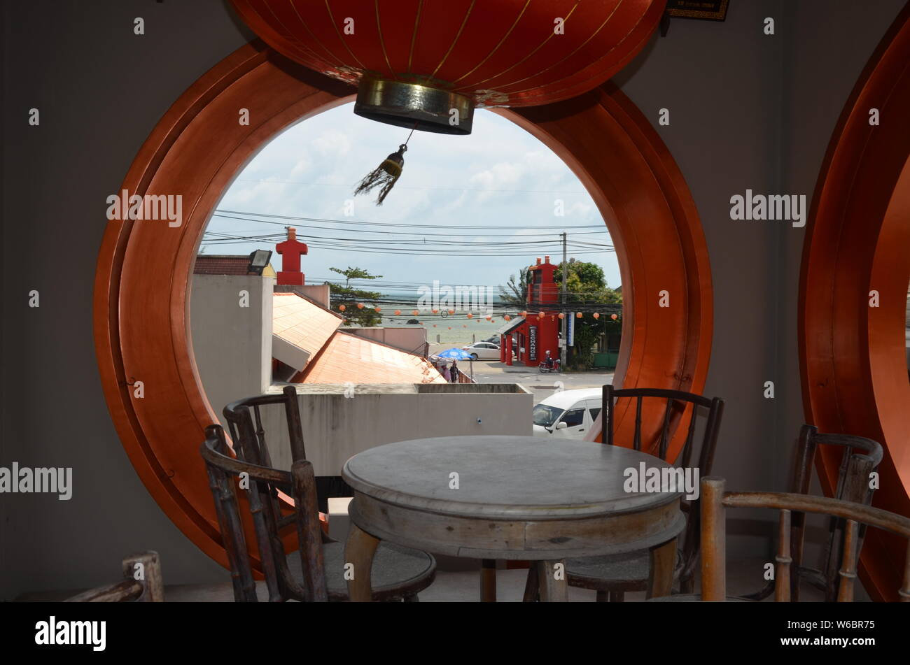 Round table chinese restaurant hi-res stock photography and images - Alamy