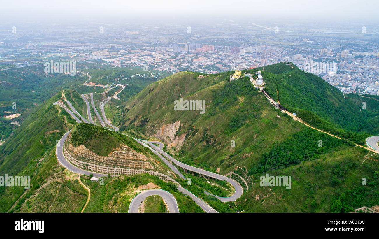 Mount li hi-res stock photography and images - Alamy