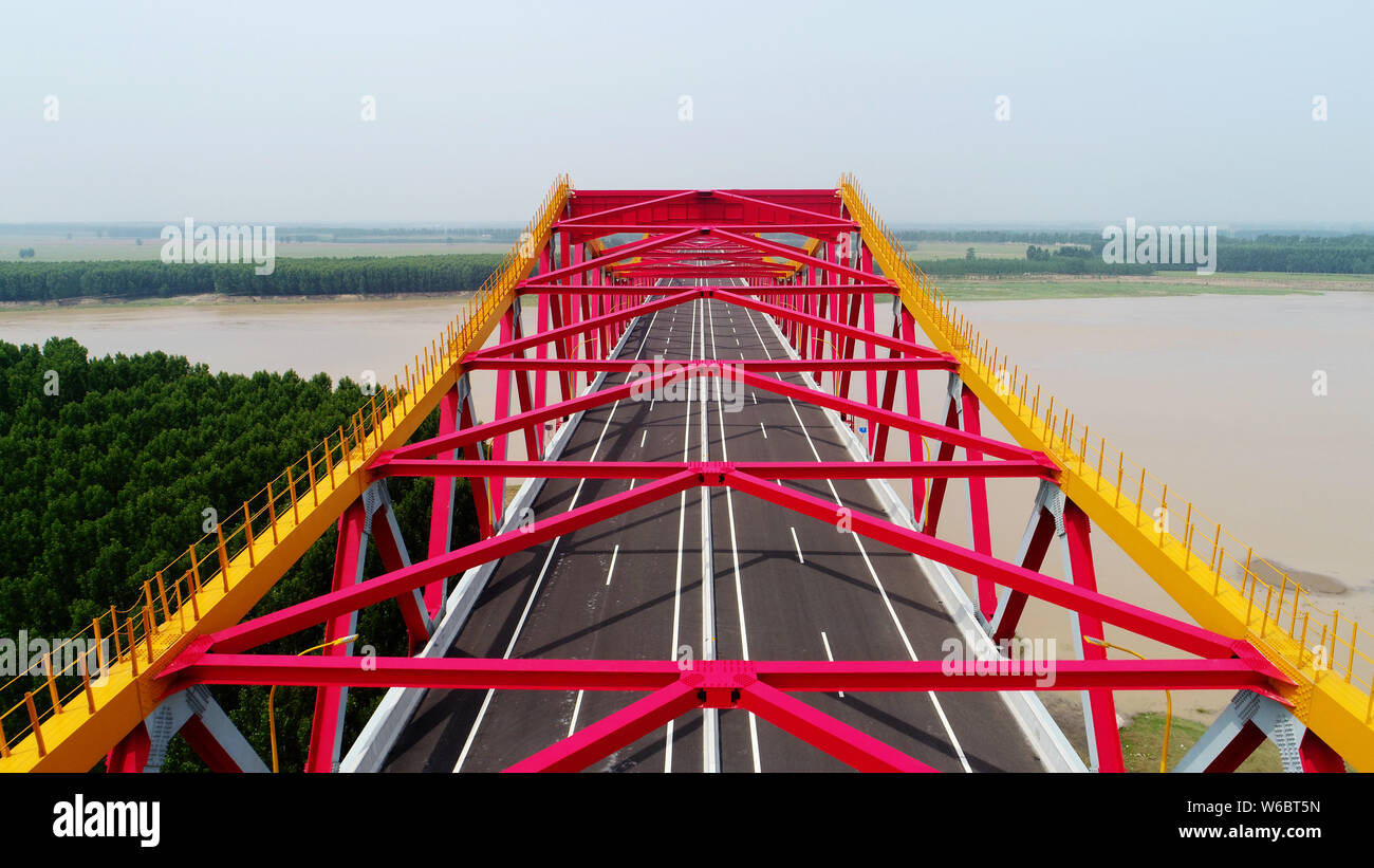 Yellow river highway bridge hi-res stock photography and images - Alamy