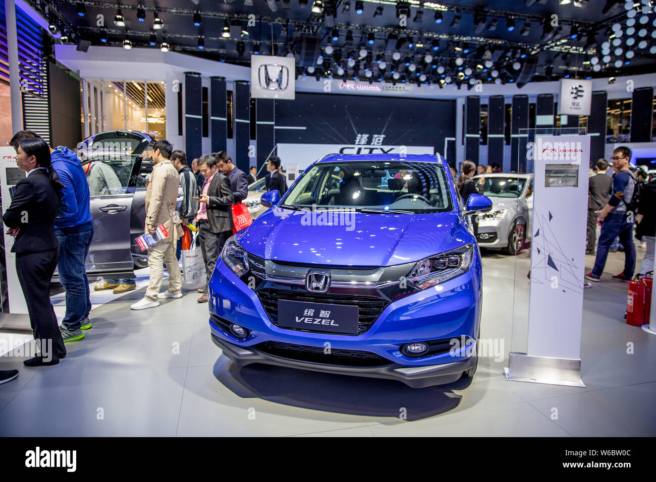 Honda vezel hi-res stock photography and images - Alamy