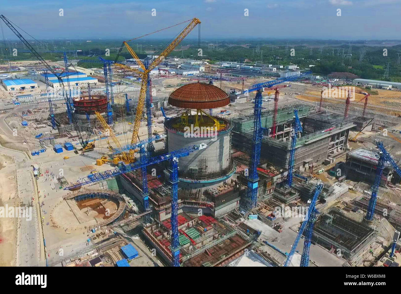 The dome is being installed at No. 3 unit of Fangchenggang Nuclear ...