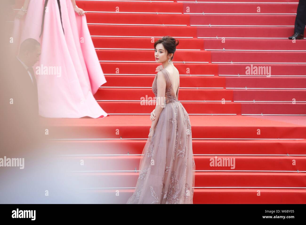 Chinese Uigur actress Gulnezer Bextiyar, also known as Gulnazar or Guli ...