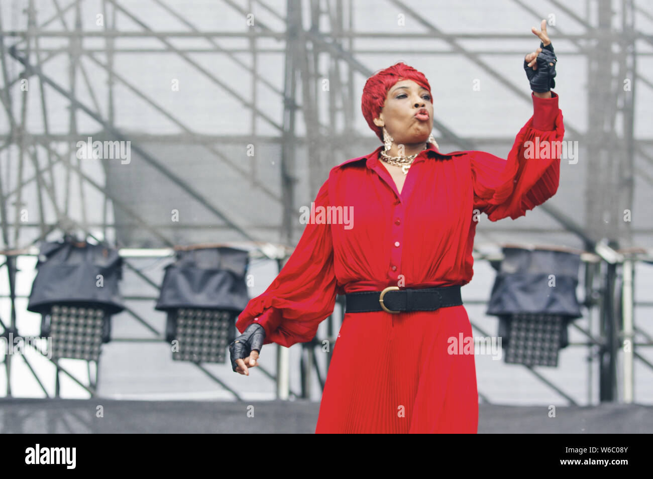 American R&B and soul singer-songwriter Macy Gray performs at the ...