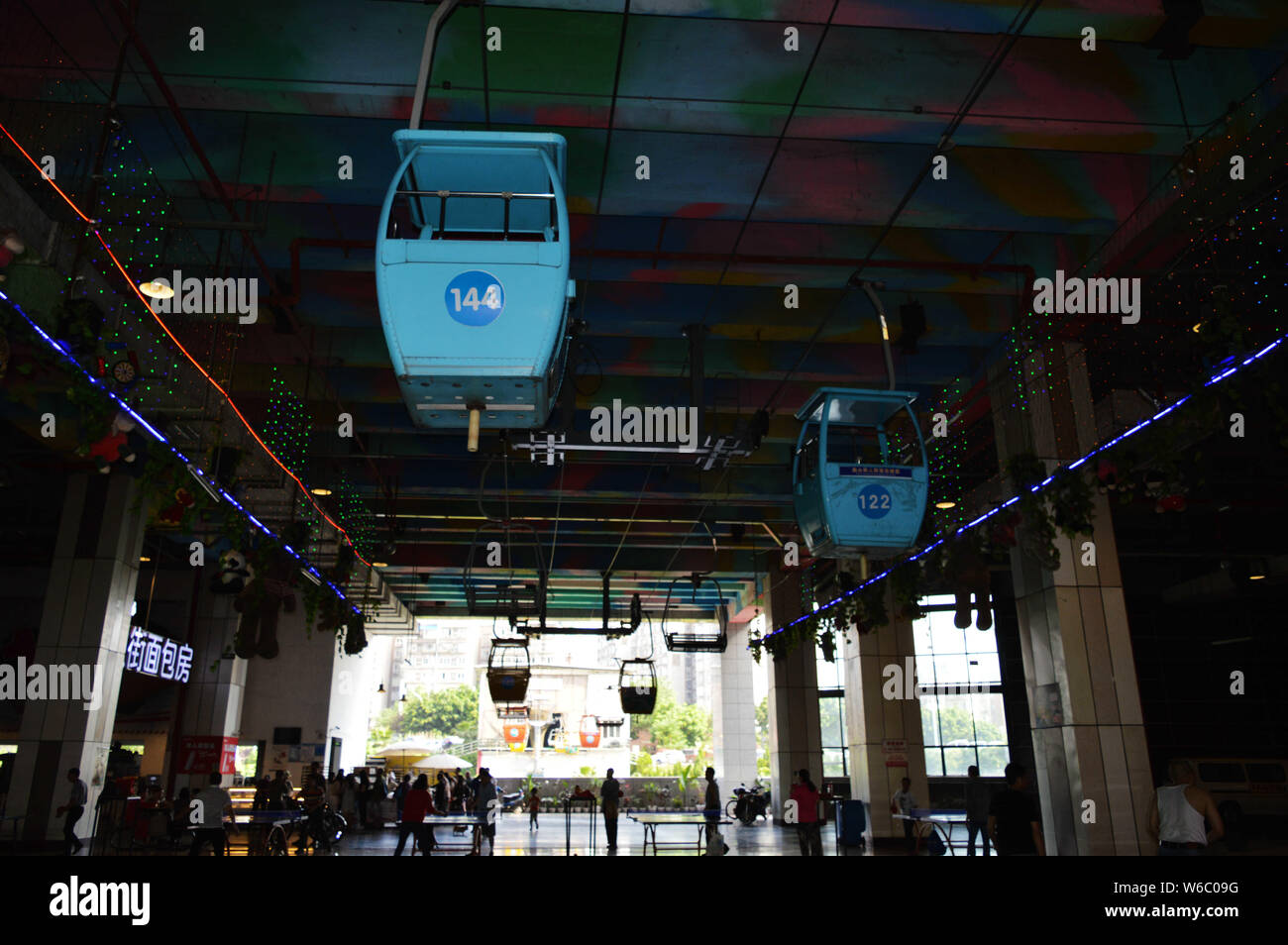 Cableway cable cars china hi-res stock photography and images - Alamy