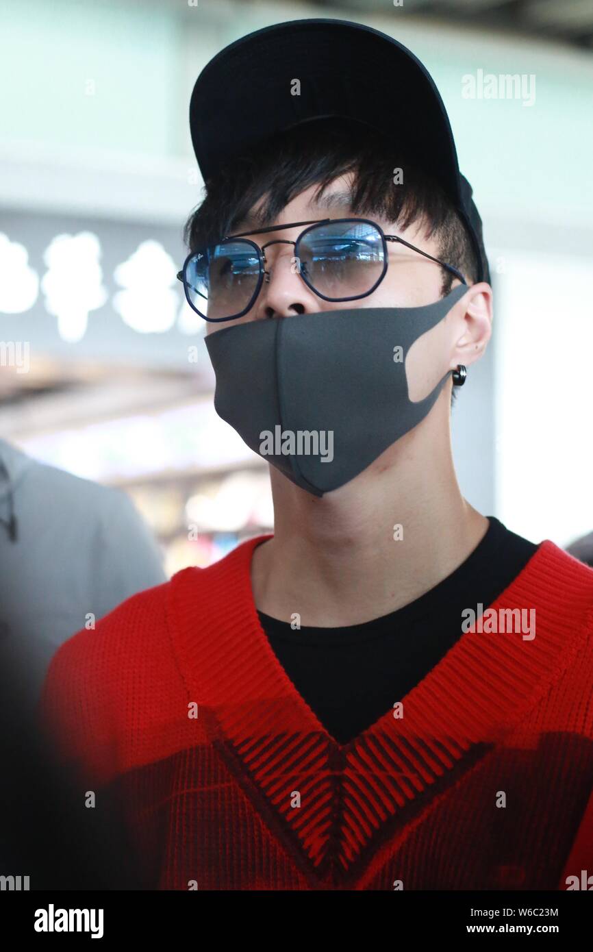 Lay zhang singer hi-res stock photography and images - Alamy