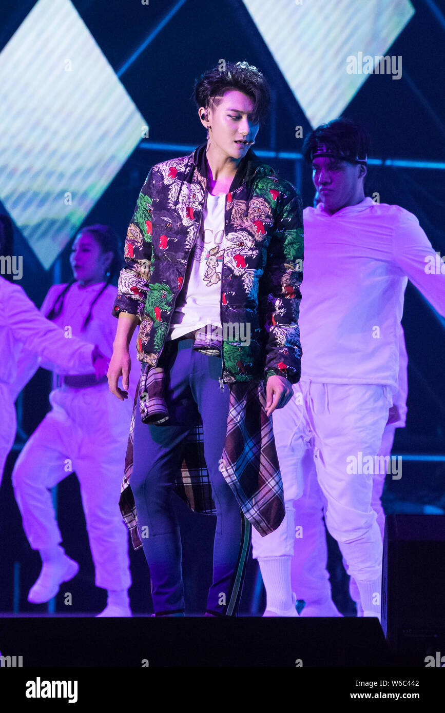 Huang zitao hi-res stock photography and images - Alamy