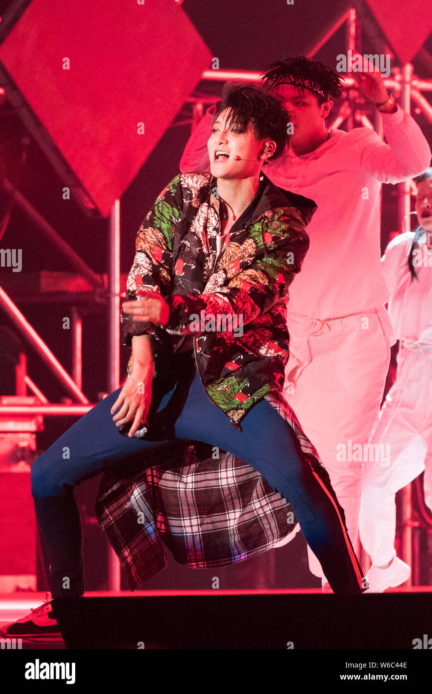 Huang zitao hi-res stock photography and images - Alamy