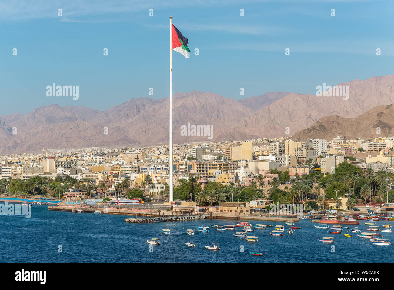 Tallest flagpole hi-res stock photography and images - Alamy