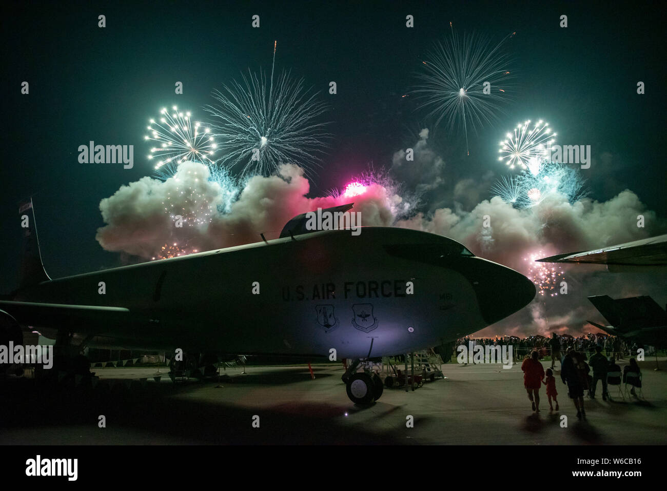 A Wisconsin Air National Guard KC-135 Stratotanker assigned to General ...