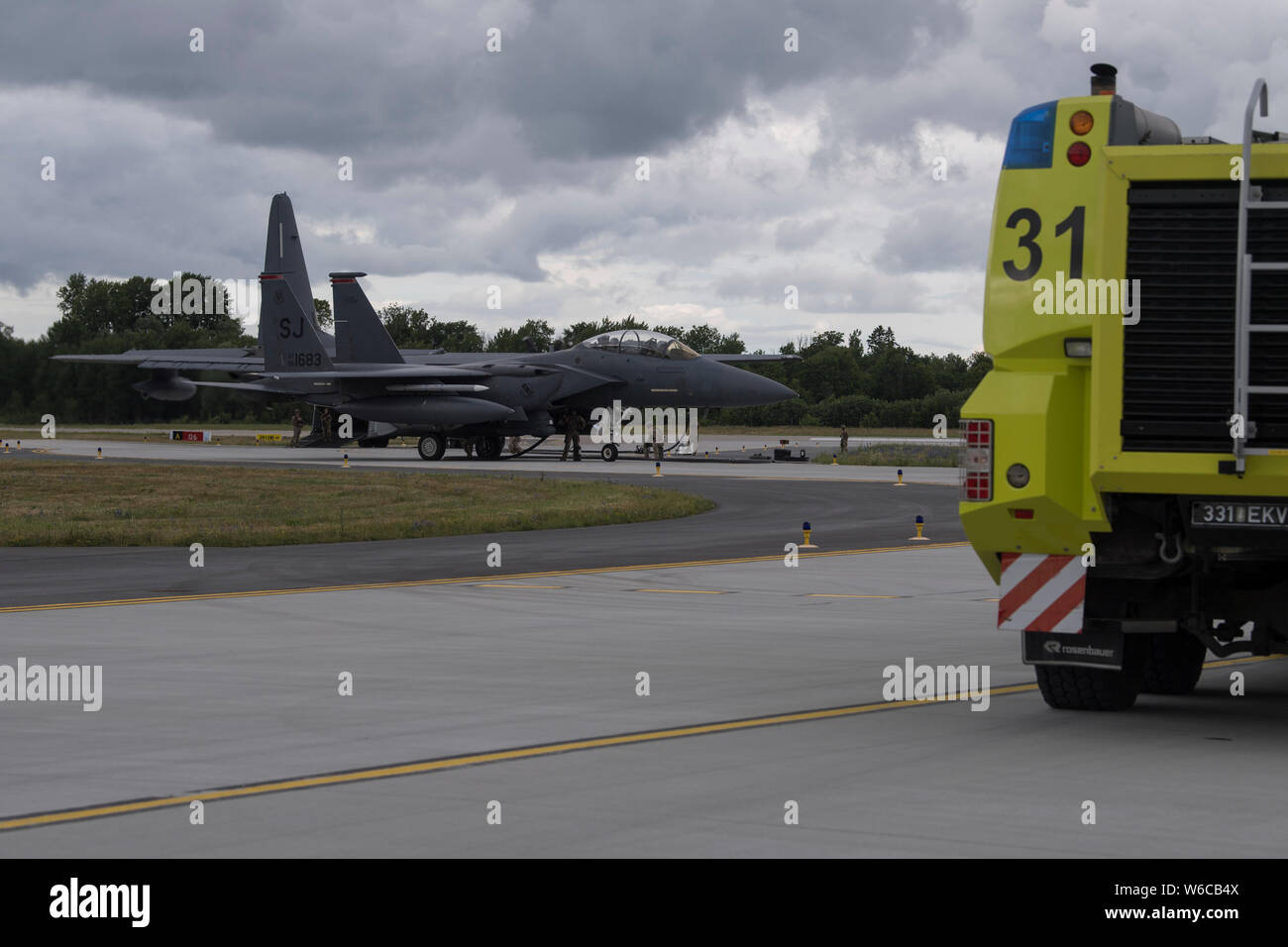 U.S. Air Force Special Tactics Operators and Special Operations aircrew ...