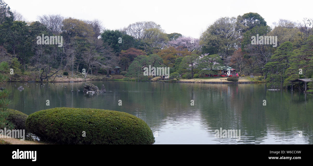 Rikugi-en traditional Japanese garden, Tokyo Stock Photo - Alamy
